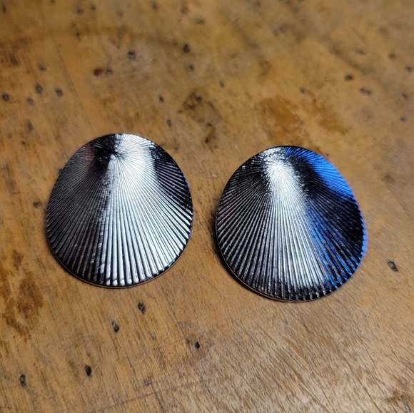 Monet | Jewelry | Vintage Monet Silver Shell Stud Earrings | Poshmark